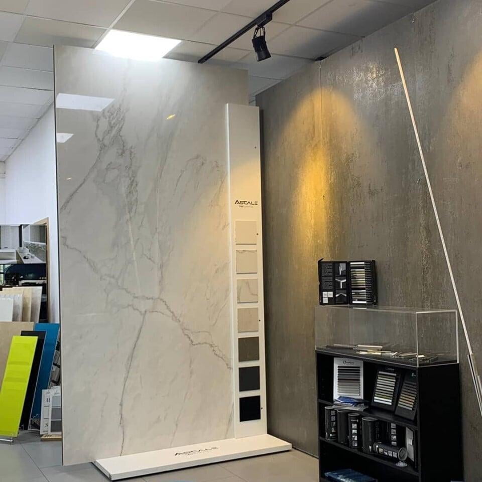 THE OUTLET T. SOLUTIONS